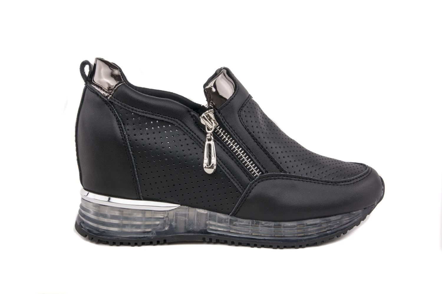 Дамски спортни обувки от еко кожа в черен цвят - 33.99лв